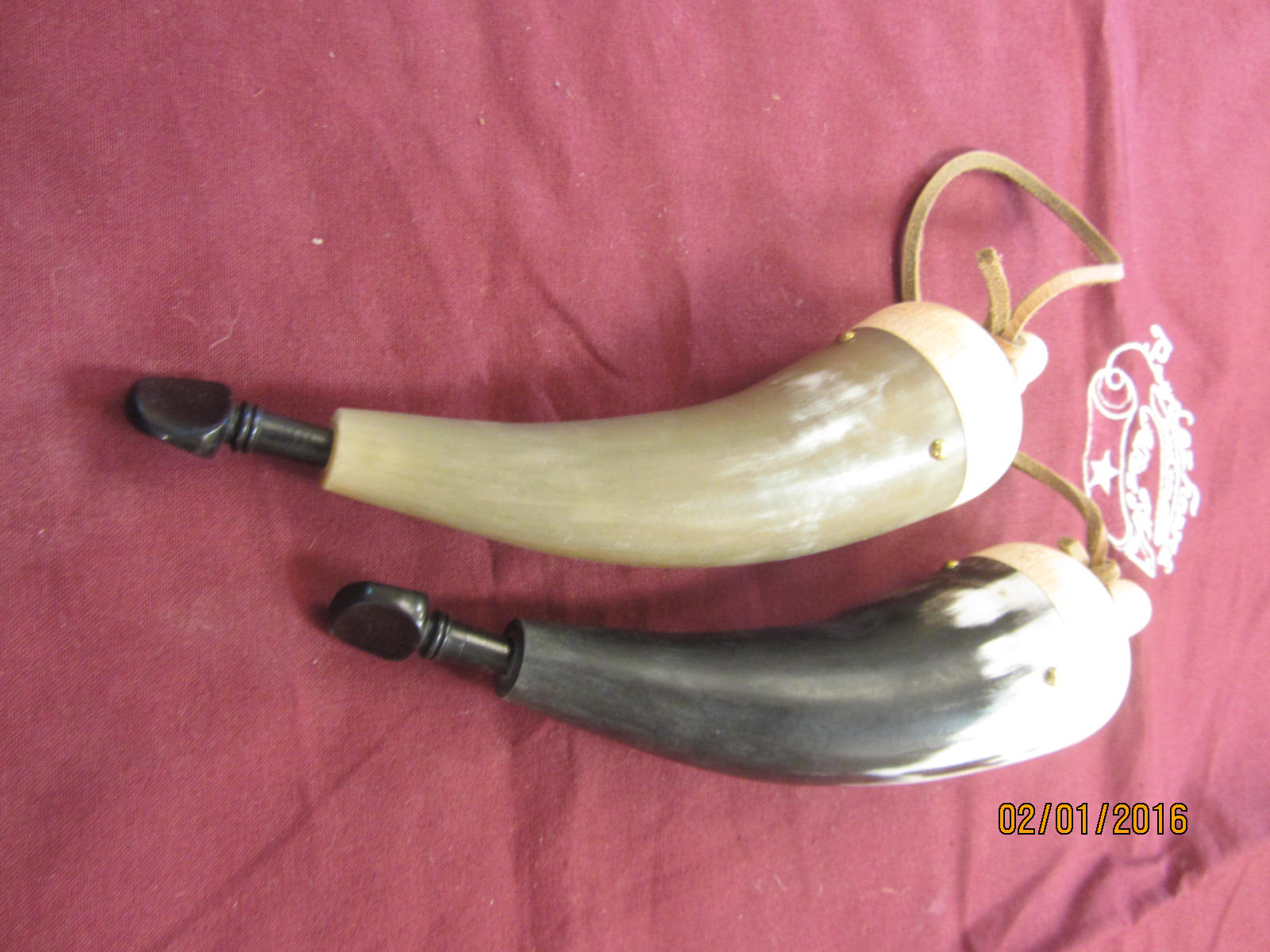 Cureton Large Salt and Pepper Horn Set - Powderhorns and More