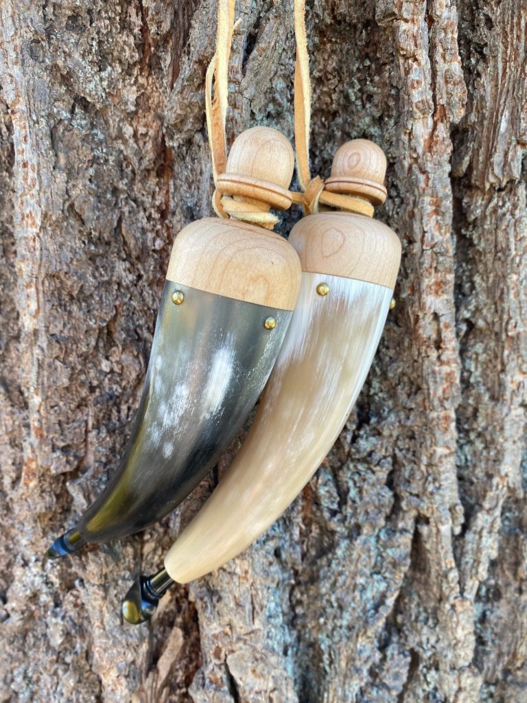 Cureton Large Salt and Pepper Horn Set - Powderhorns and More